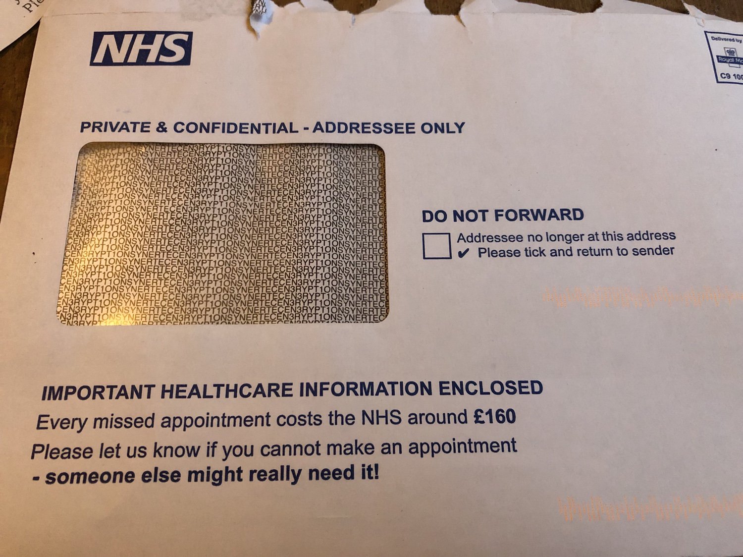 Midwife puts personal note through door revealing pregnancy - Page: 2