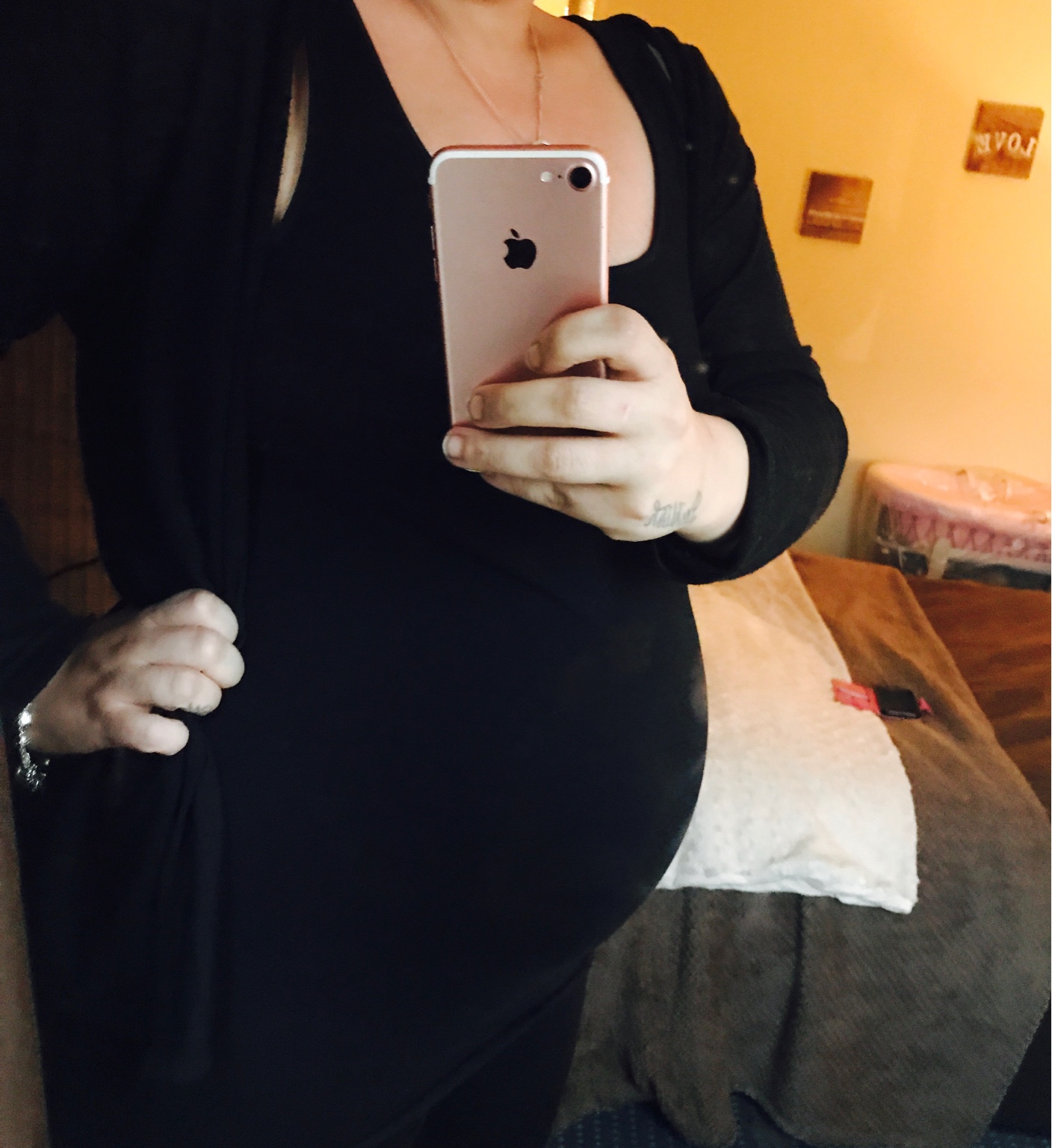 3rd trimester baby bump photos. How big/little is your bump? - Page: 2