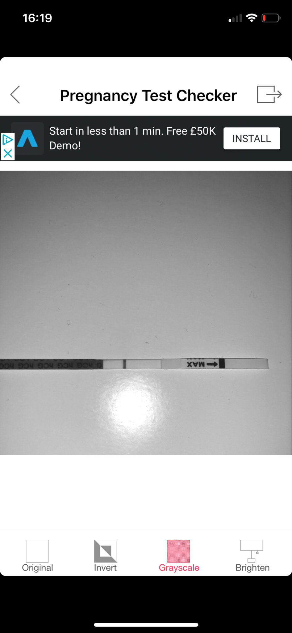 Can anyone see a line?!